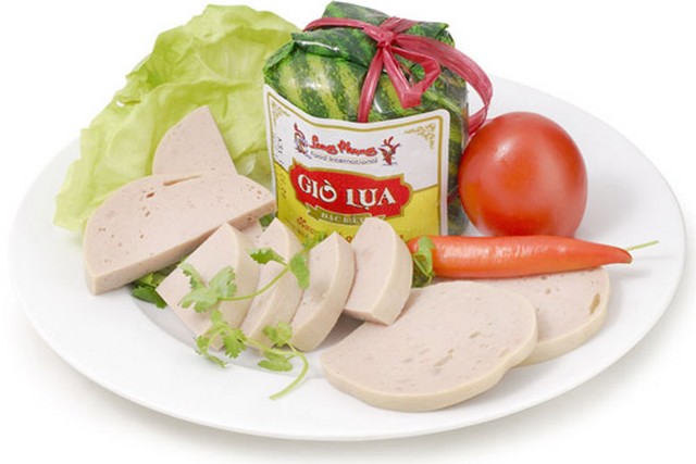 Gio lua (Silky lean meat paste) - TNK Travel