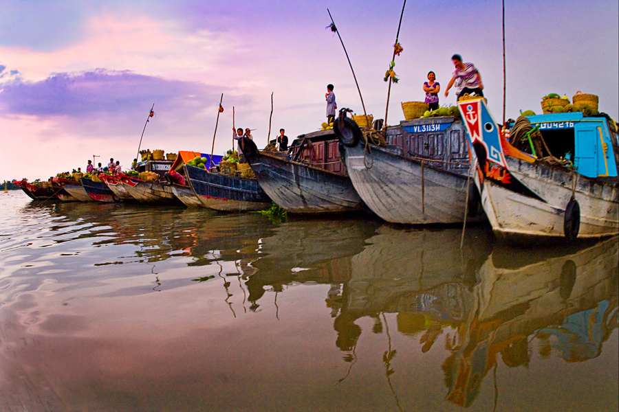 Top 7 Must-visit Mekong Delta Floating Markets - TNK Travel